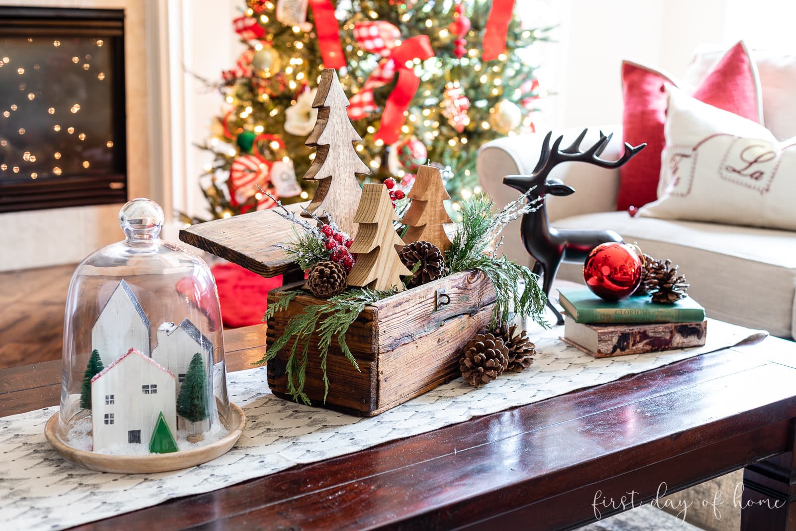 How To Style The Best Christmas Coffee Table Decor