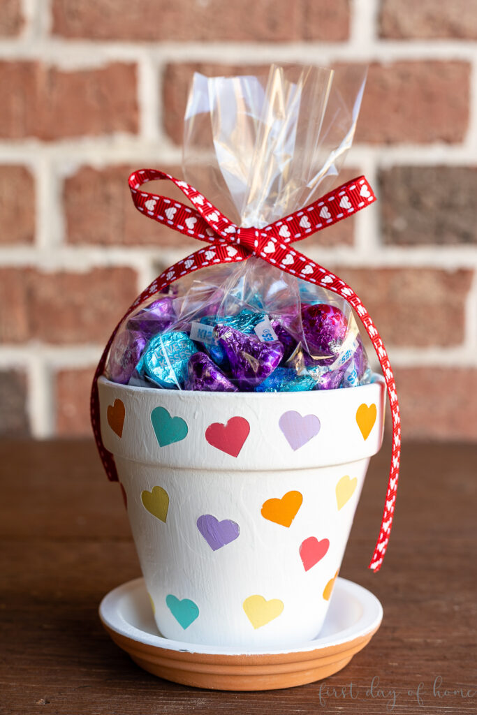 How to Make an Easy Valentine's Day Flower Pot