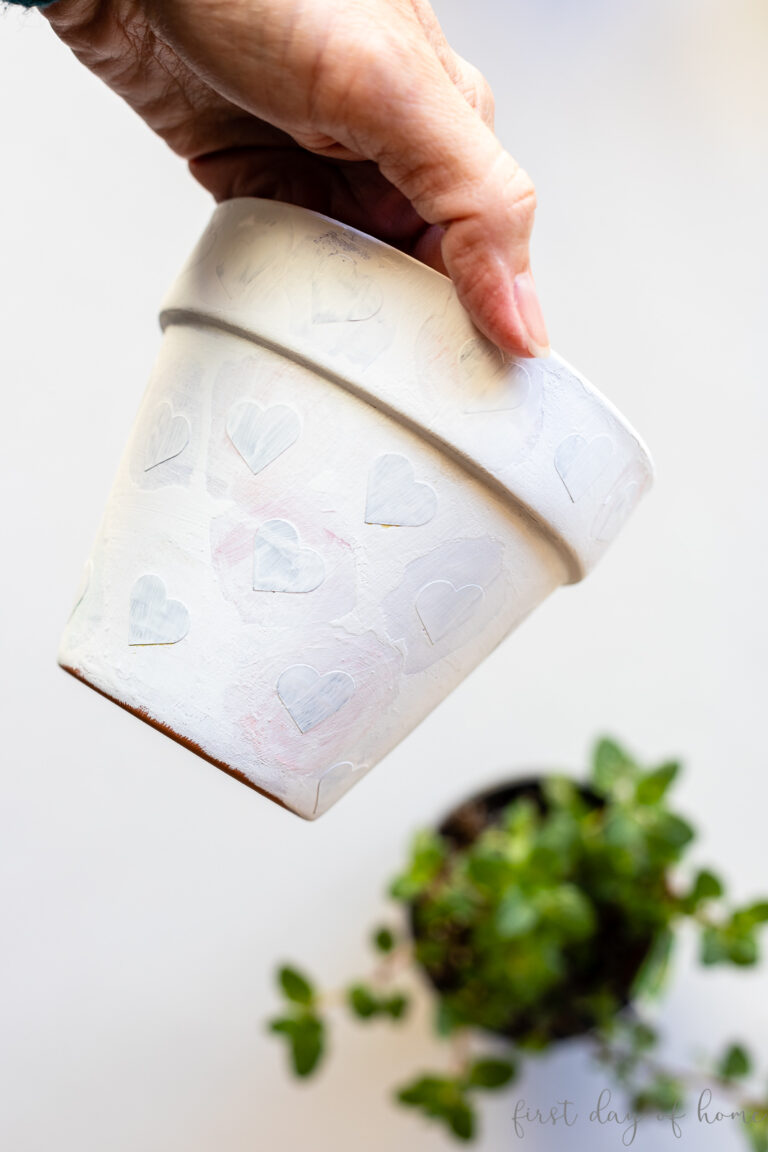 How to Make an Easy Valentine's Day Flower Pot