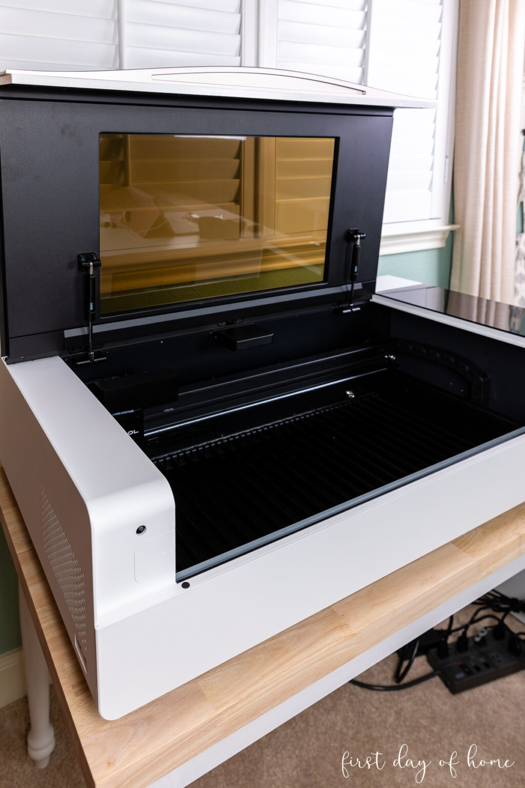 Complete Guide to Acrylic Laser Cutting (2026)